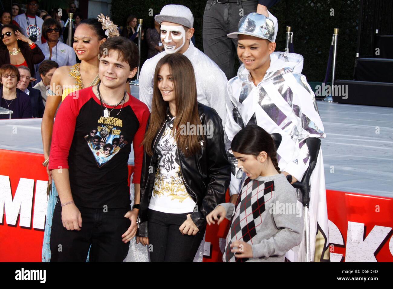 Singer Michael Jackson's children Prince (l-r), Paris and Blanket ...