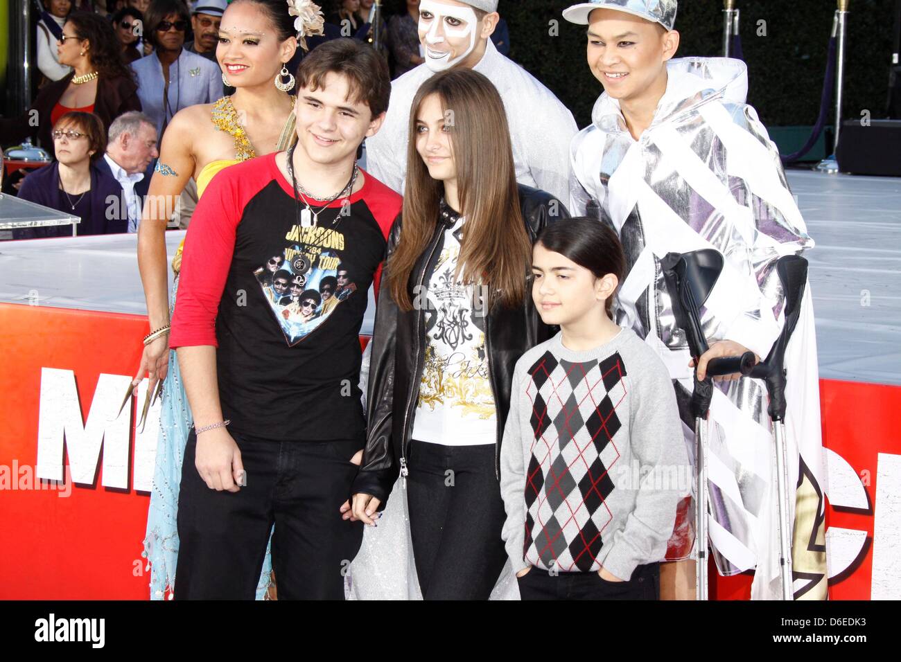 Singer Michael Jackson's children Prince (l-r), Paris and Blanket ...