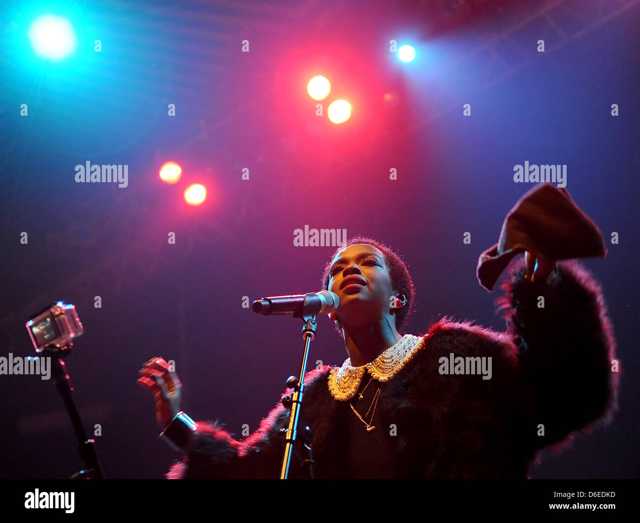 Lauryn hill singer hi-res stock photography and images - Alamy