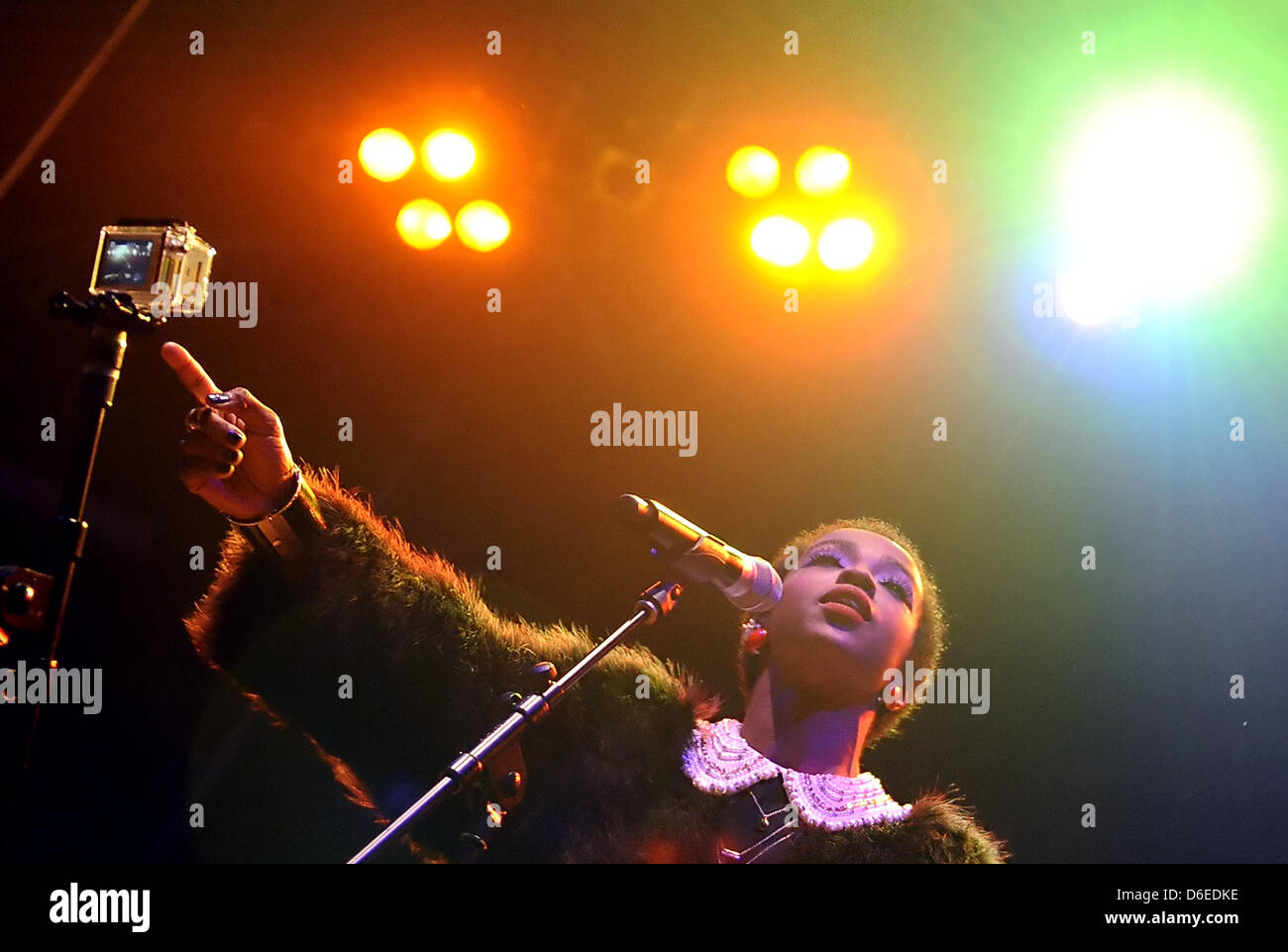 Singer fugees lauryn hill hi-res stock photography and images - Alamy