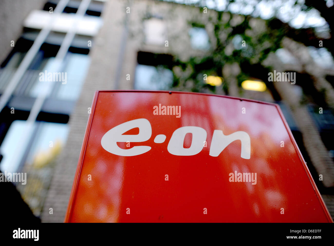 Eon logo hi-res stock photography and images - Alamy