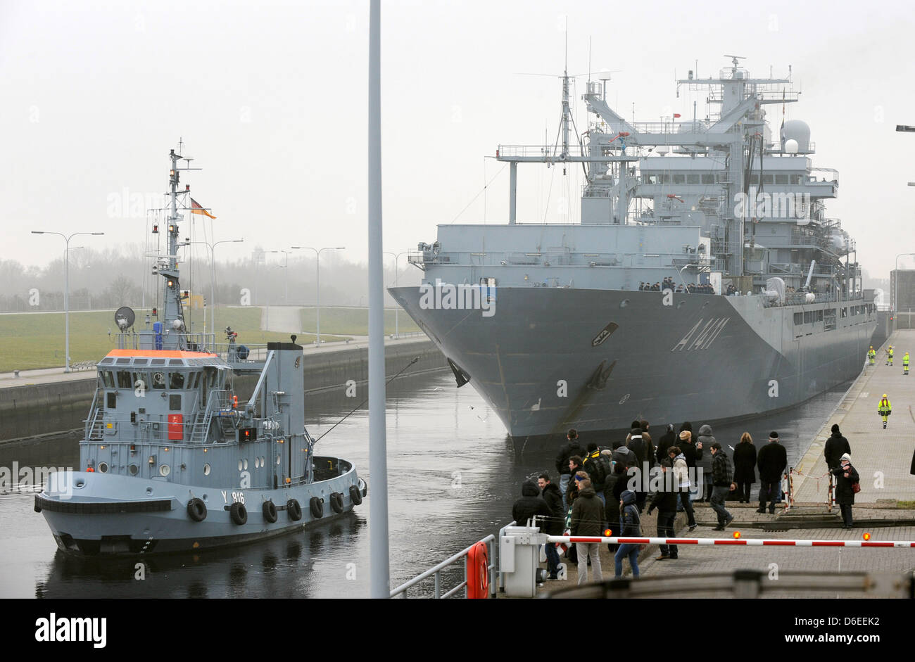 The German Navy's combat group support vessel 'Berlin' leaves the naval ...
