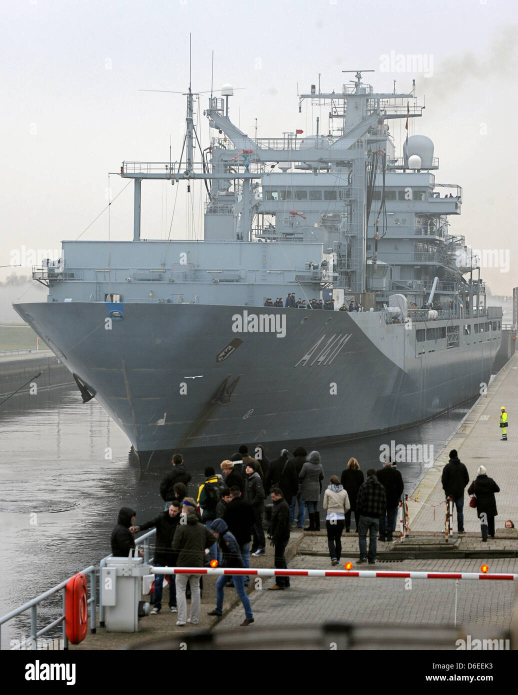 The German Navy's combat group support vessel 'Berlin' leaves the naval ...