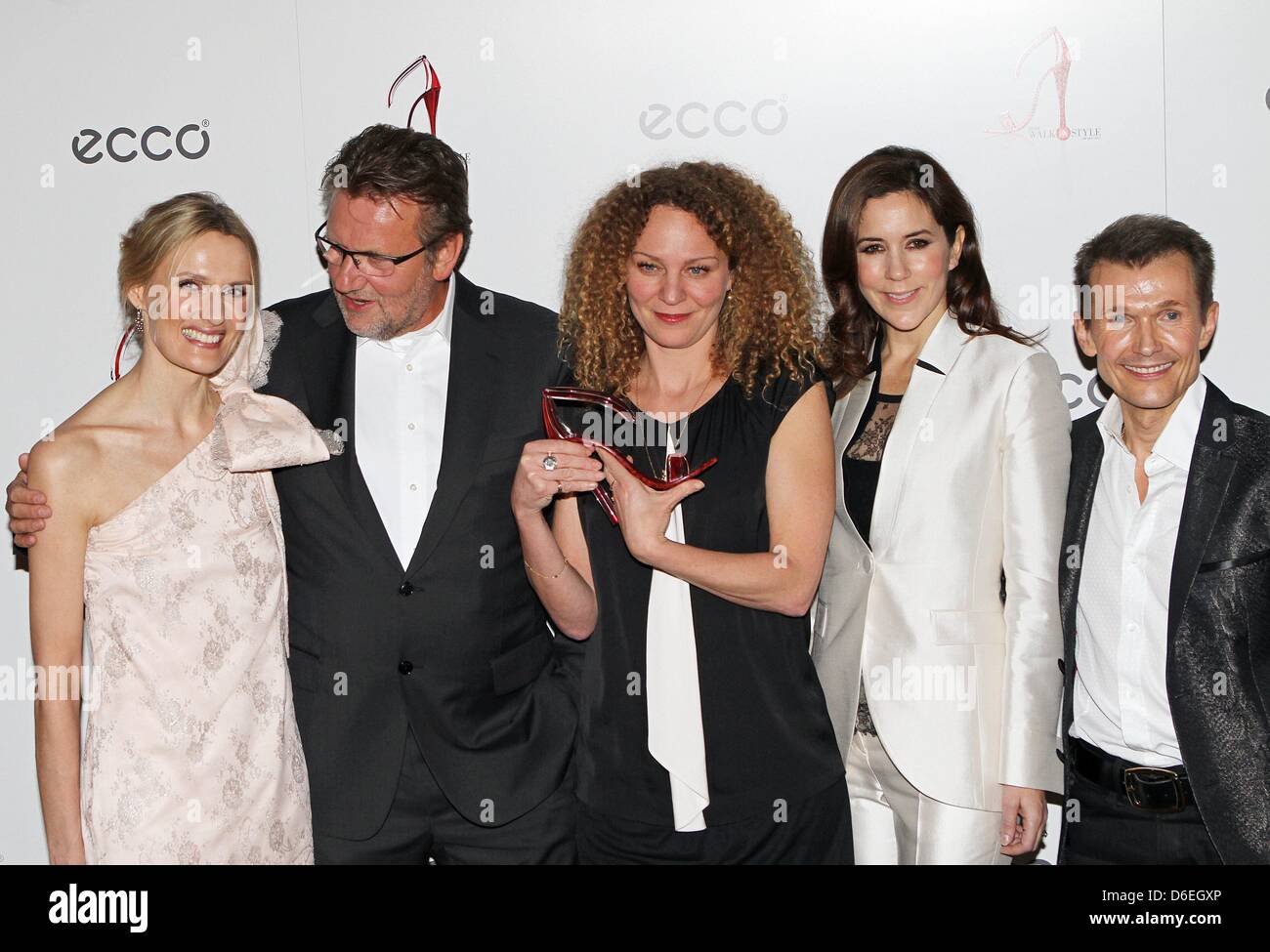 Ecco CEO Dieter Kasprzak (2L-R), Dutch presenter and awardee Hadassah ...