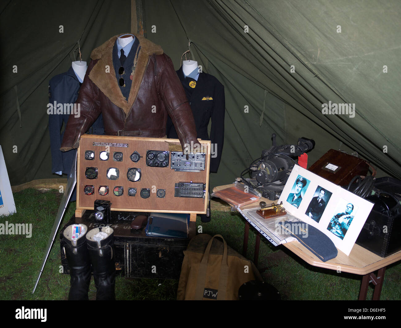 Royal air force uniforms hi-res stock photography and images - Alamy