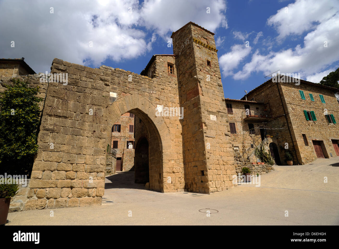 Monticchiello village hi-res stock photography and images - Alamy