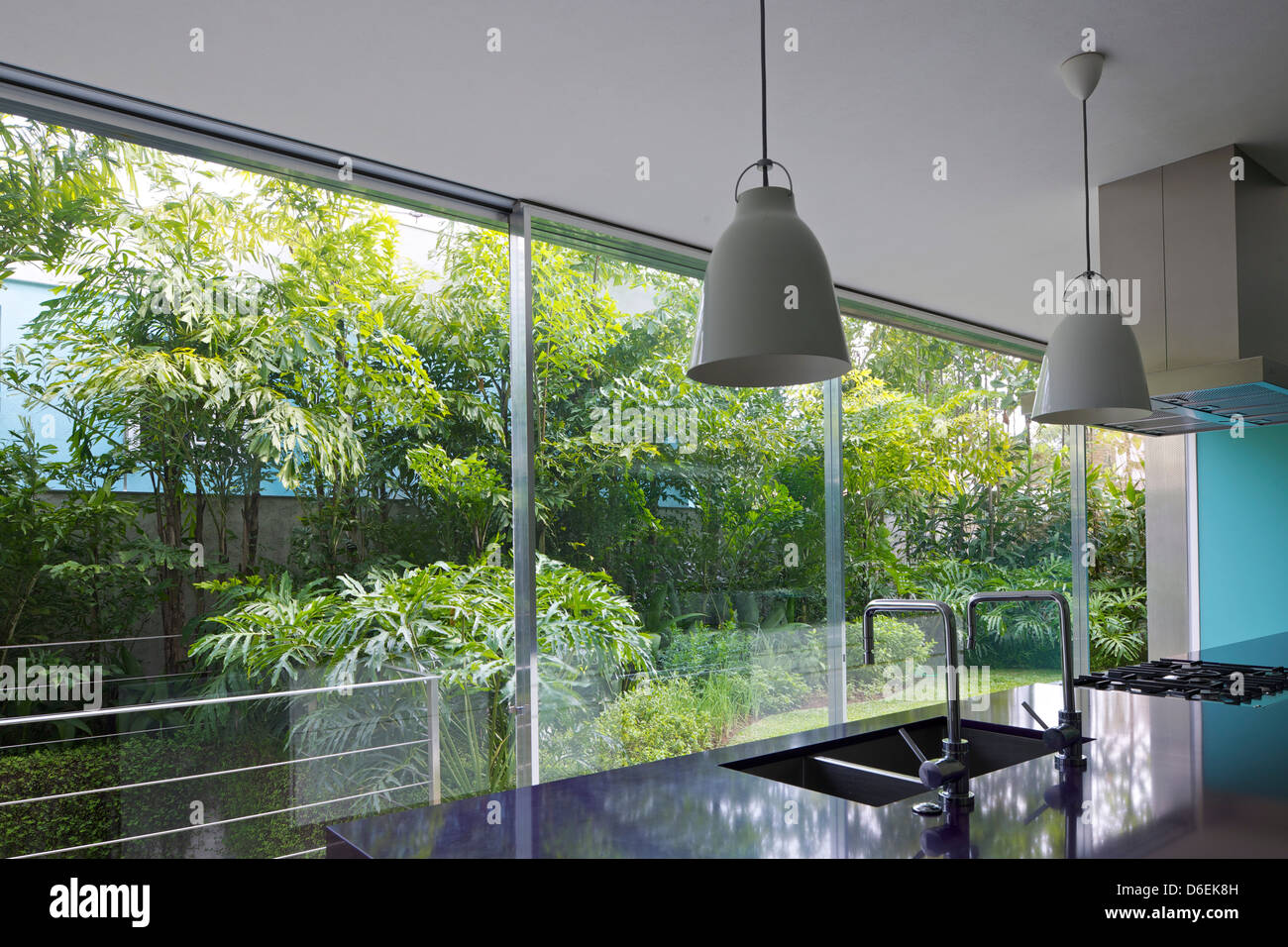 Casa Cubo, Sao Paulo, Brazil. Architect: Studio MK27- Marcio Kogan ...