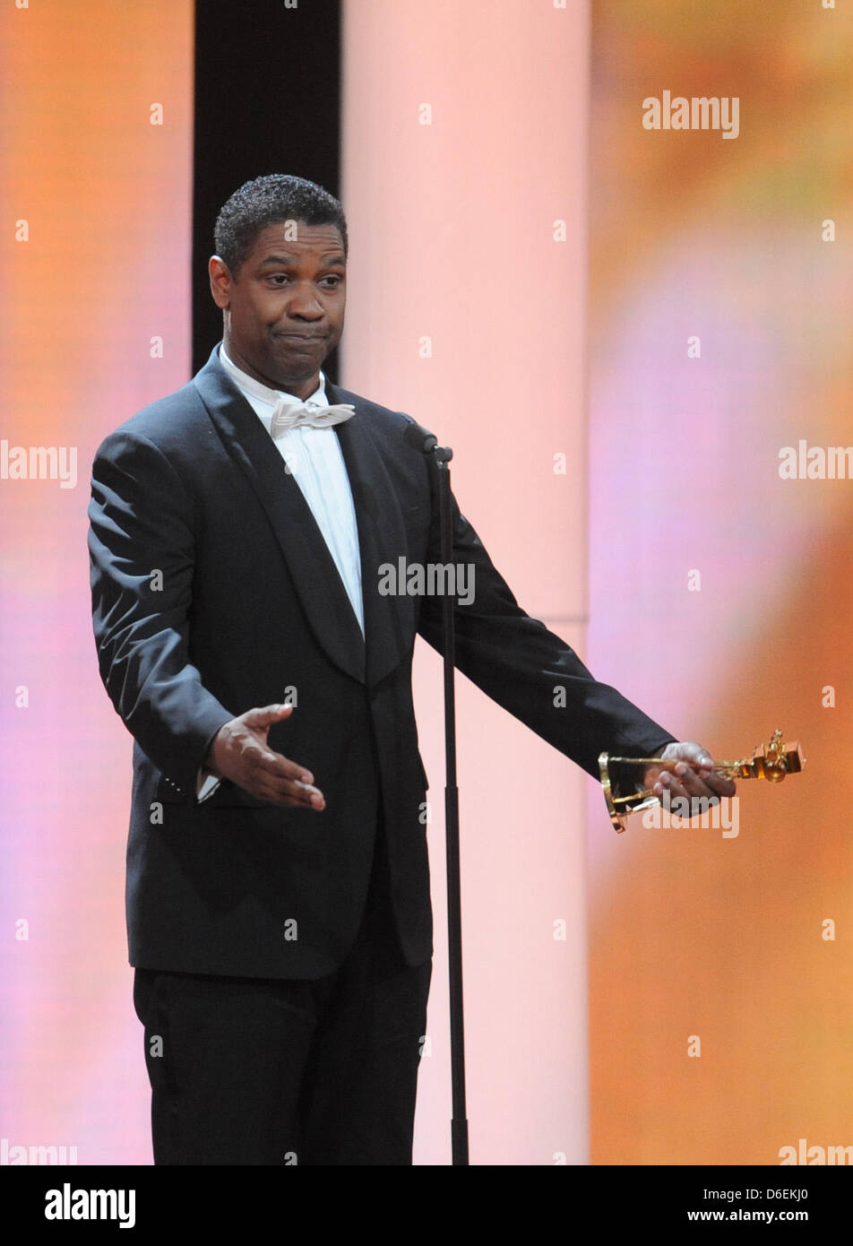 Us actor denzel washington hi-res stock photography and images - Alamy