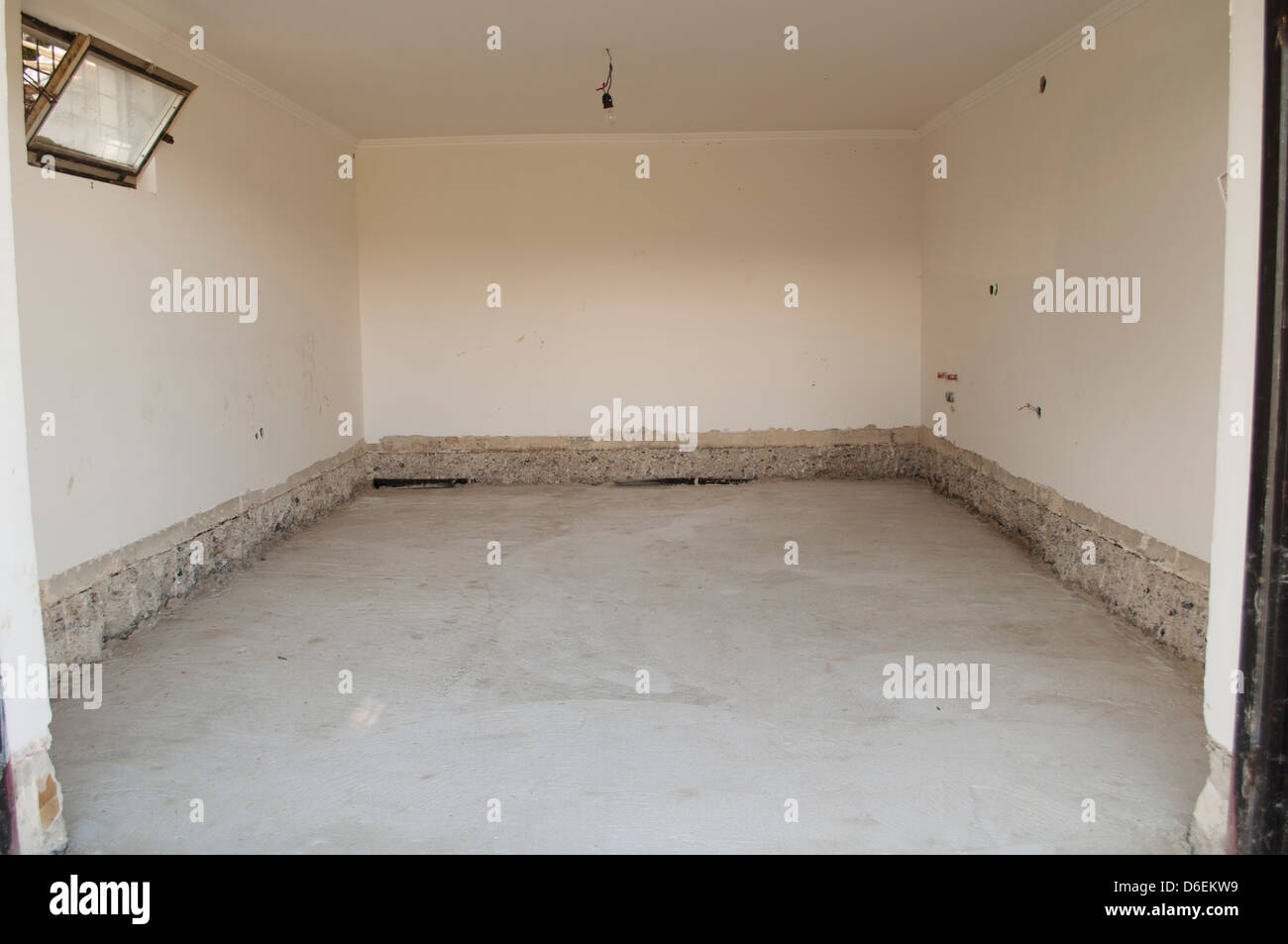 Empty room unfinished room hi-res stock photography and images - Alamy