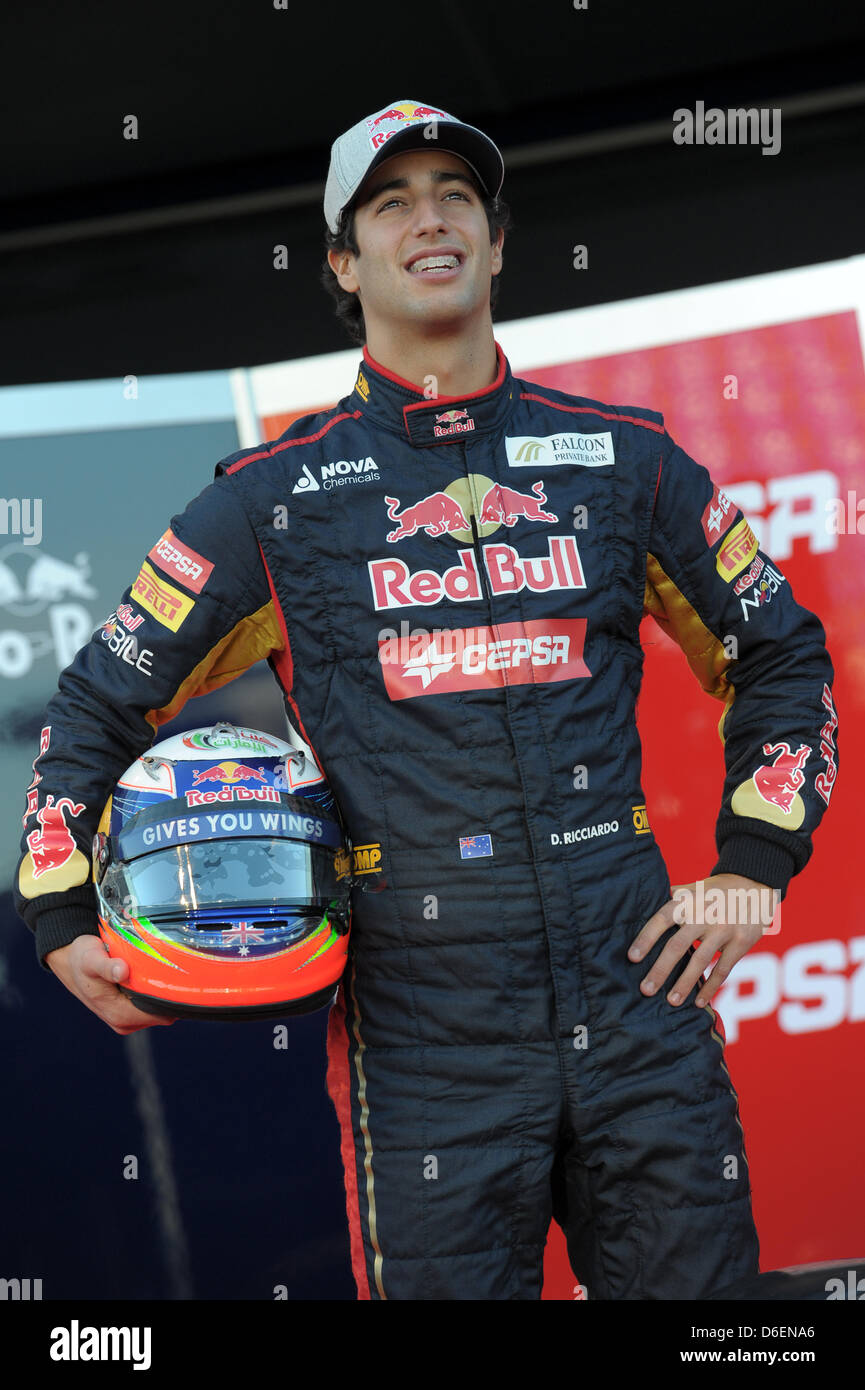 Australian Formula One driver Daniel Ricciardo unveils the new STR7 for ...