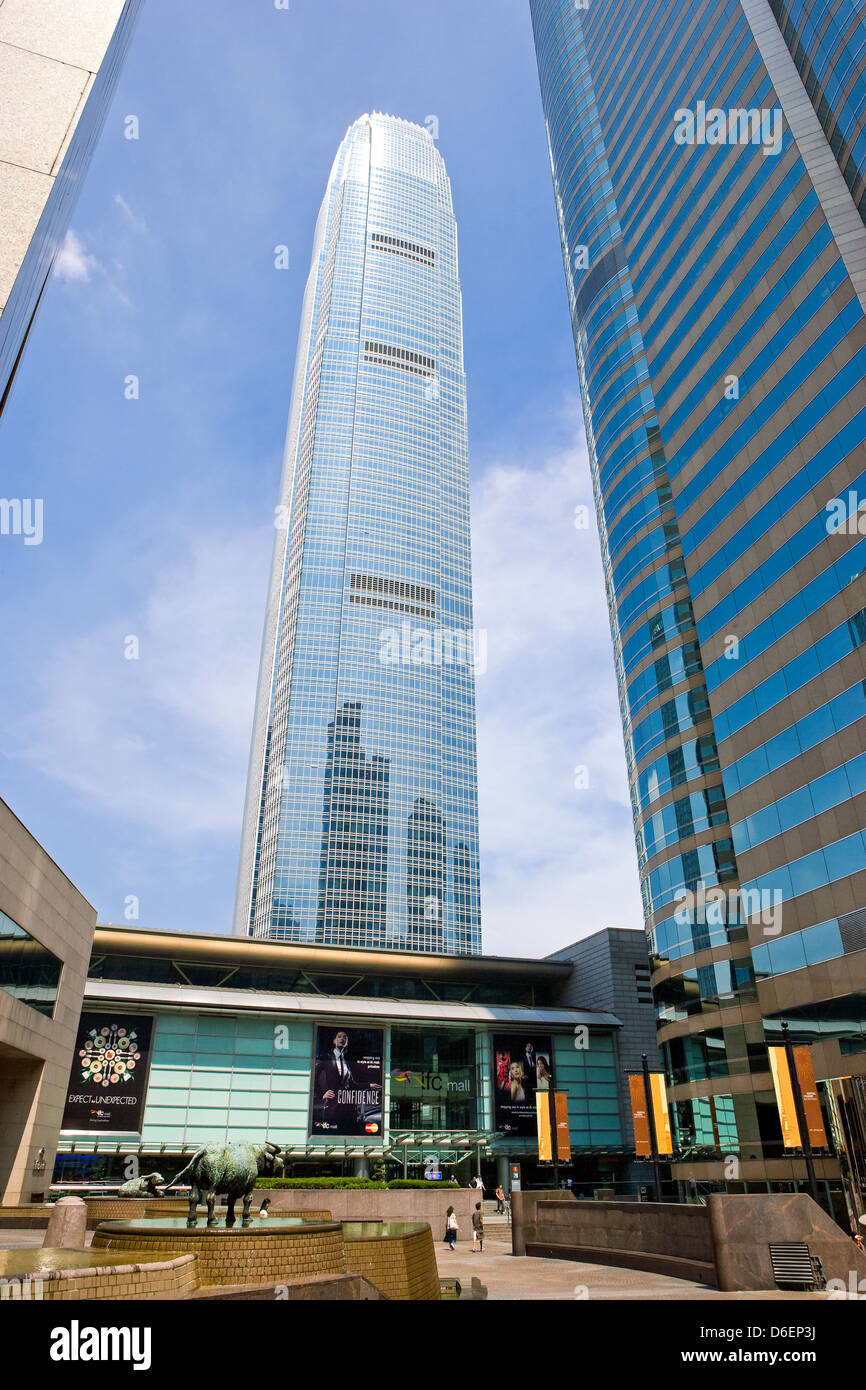 Hong Kong, the buildings of Exchange Square in the new city center ...