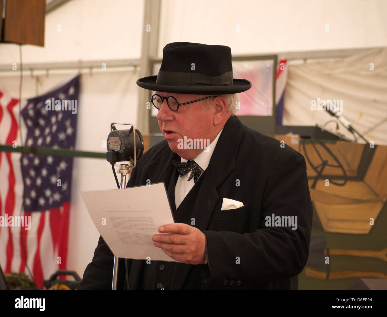Winston churchill impersonator hi-res stock photography and images - Alamy