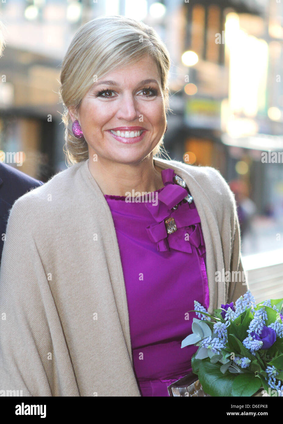 Princess Maxima and Prince Willem-Alexander arriving in political ...