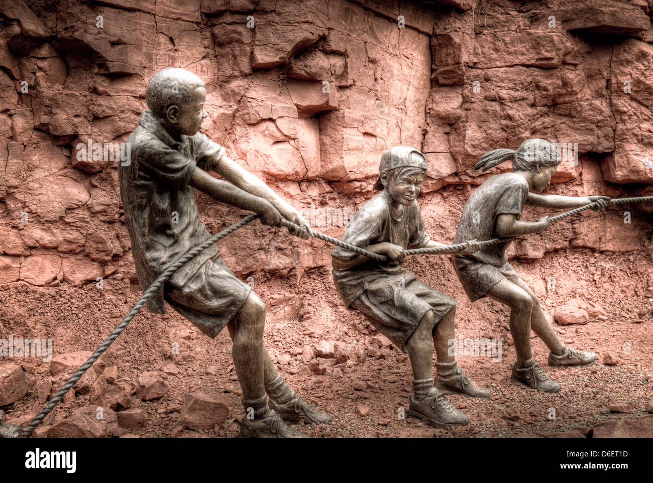 Tug O'War Bronze statue by W. Stanley Proctor. Sedona, Arizona, USA ...