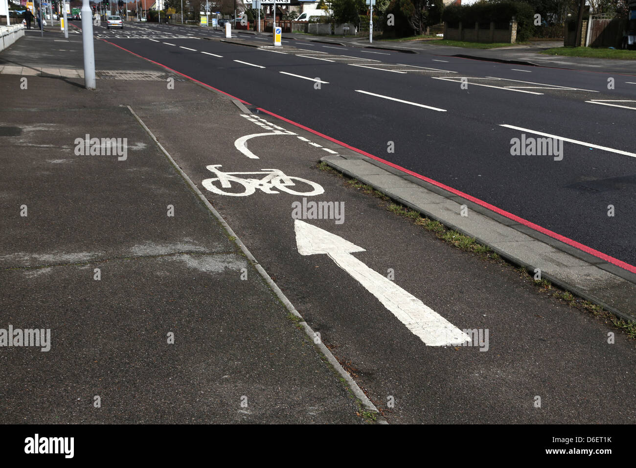 Cycle lane markings hi-res stock photography and images - Alamy