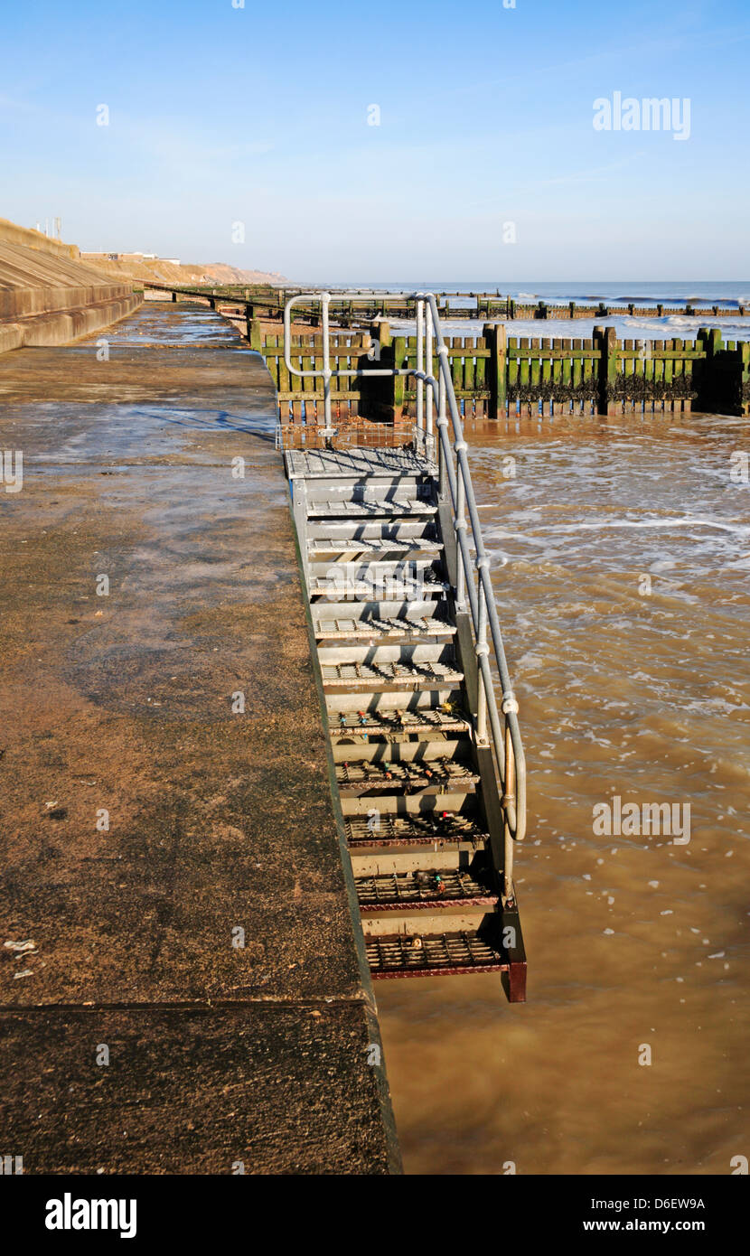 Scouring hi-res stock photography and images - Alamy