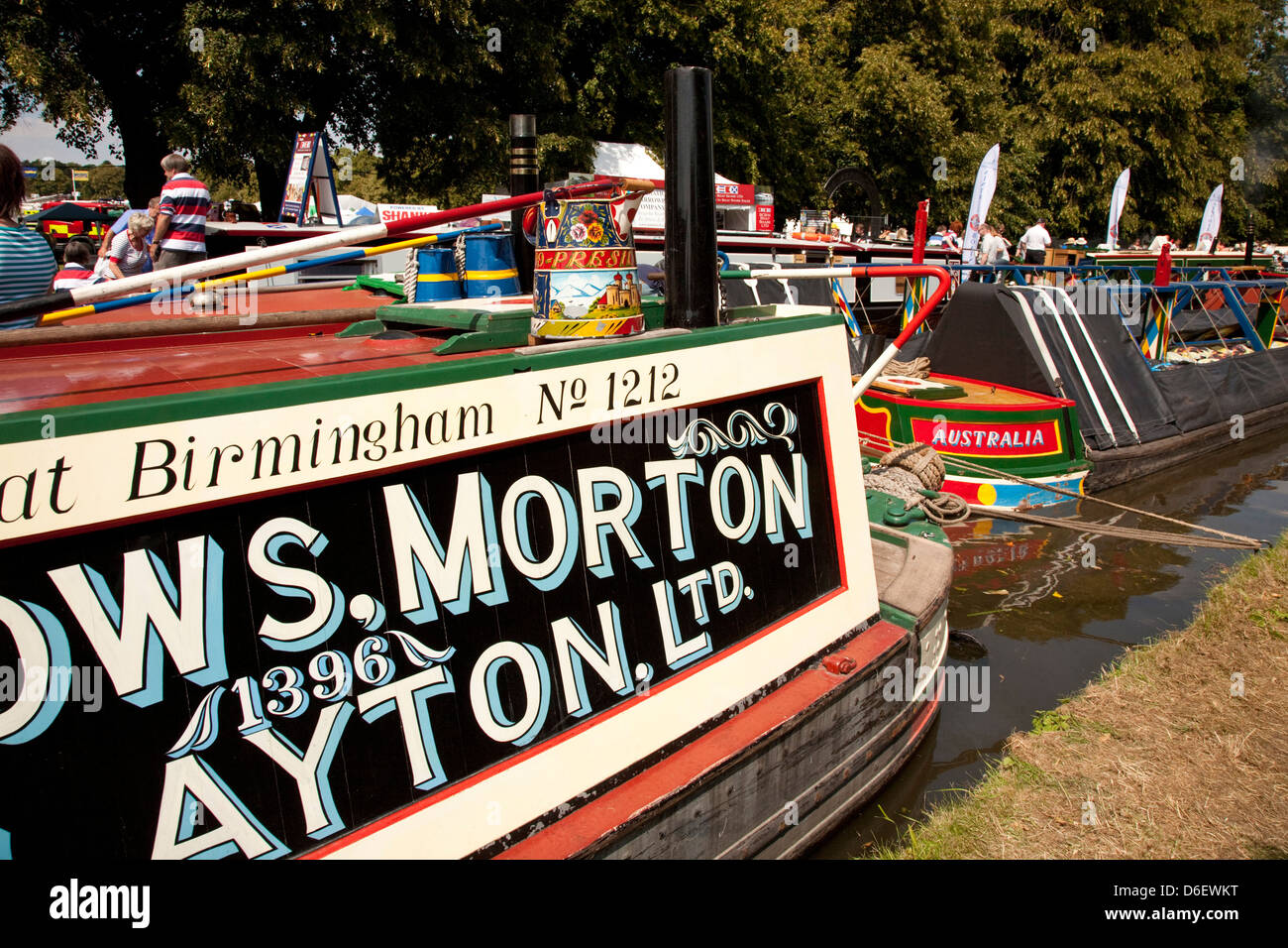 Working narrowboat hi-res stock photography and images - Alamy