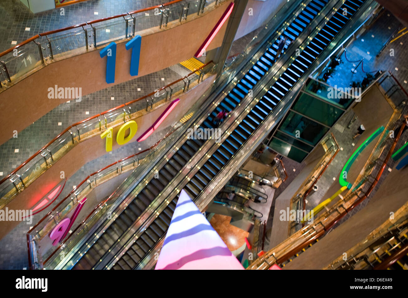 Hong Kong, futuristic architectures of the Langham Place shopping ...