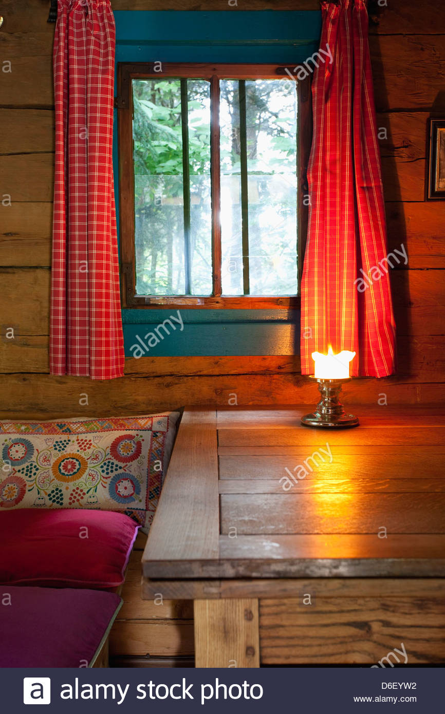 Log Cabin Interior Window Stock Photos & Log Cabin Interior Window ...