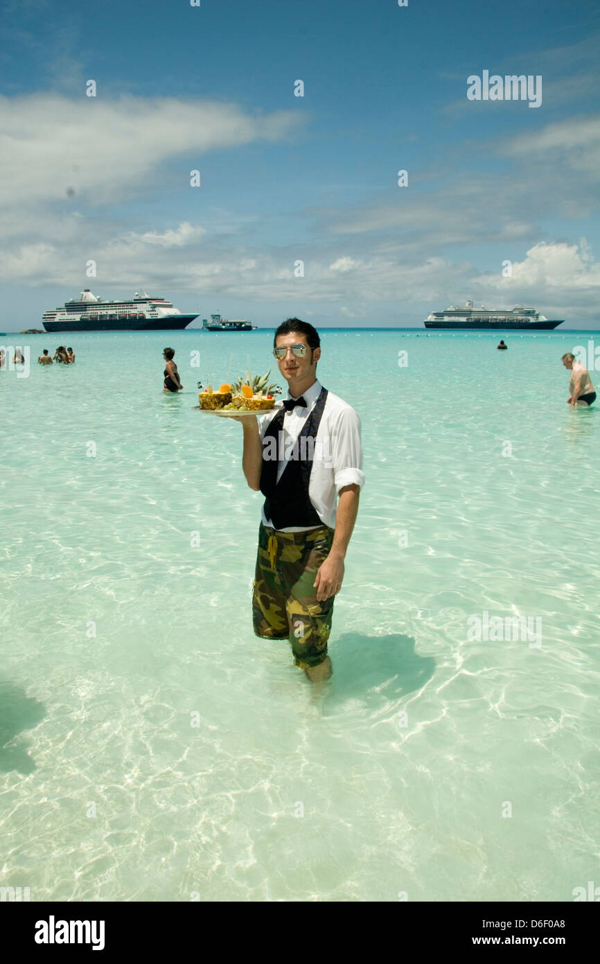 Waiter in shorts hi-res stock photography and images - Alamy