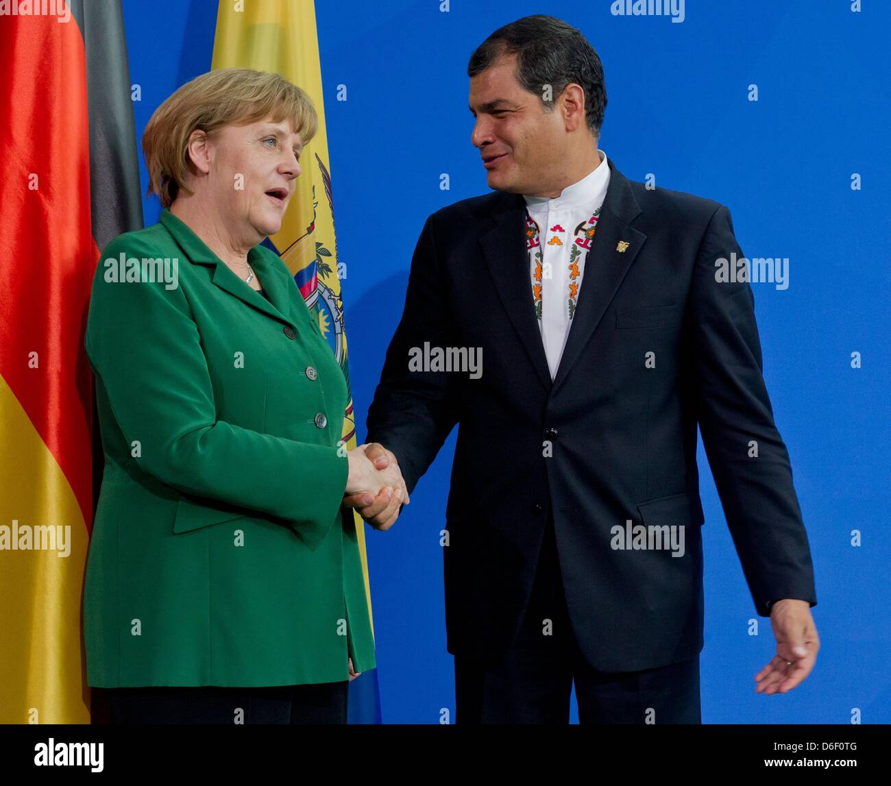 German Chancellor Angela Merkel (CDU, R) and Eduadorian President ...