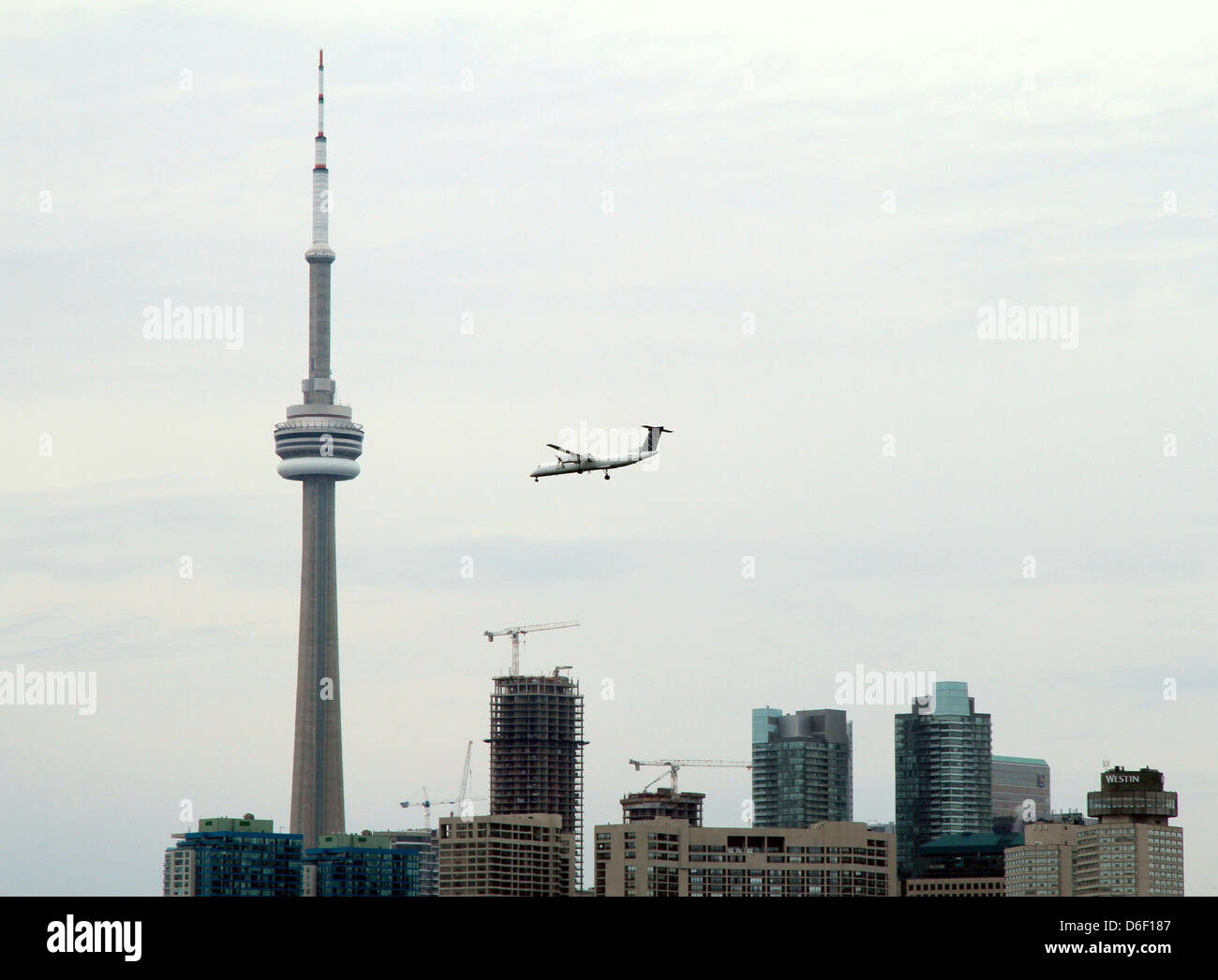 Cn tower airplane toronto hi-res stock photography and images - Alamy