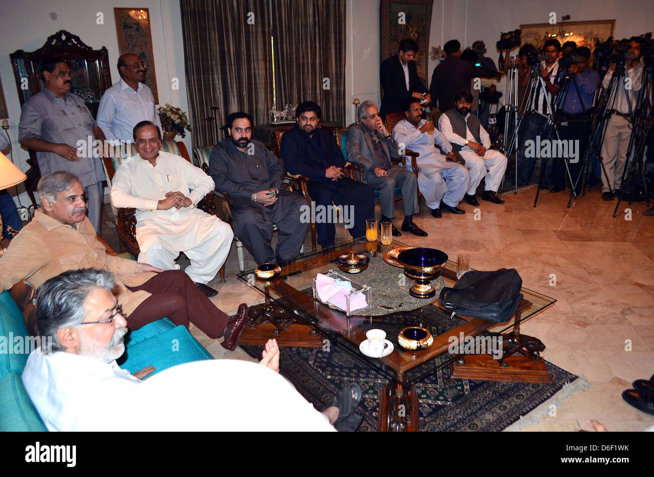 Muslim League-N President, Shahbaz Sharif in meeting with Pir Sahab ...