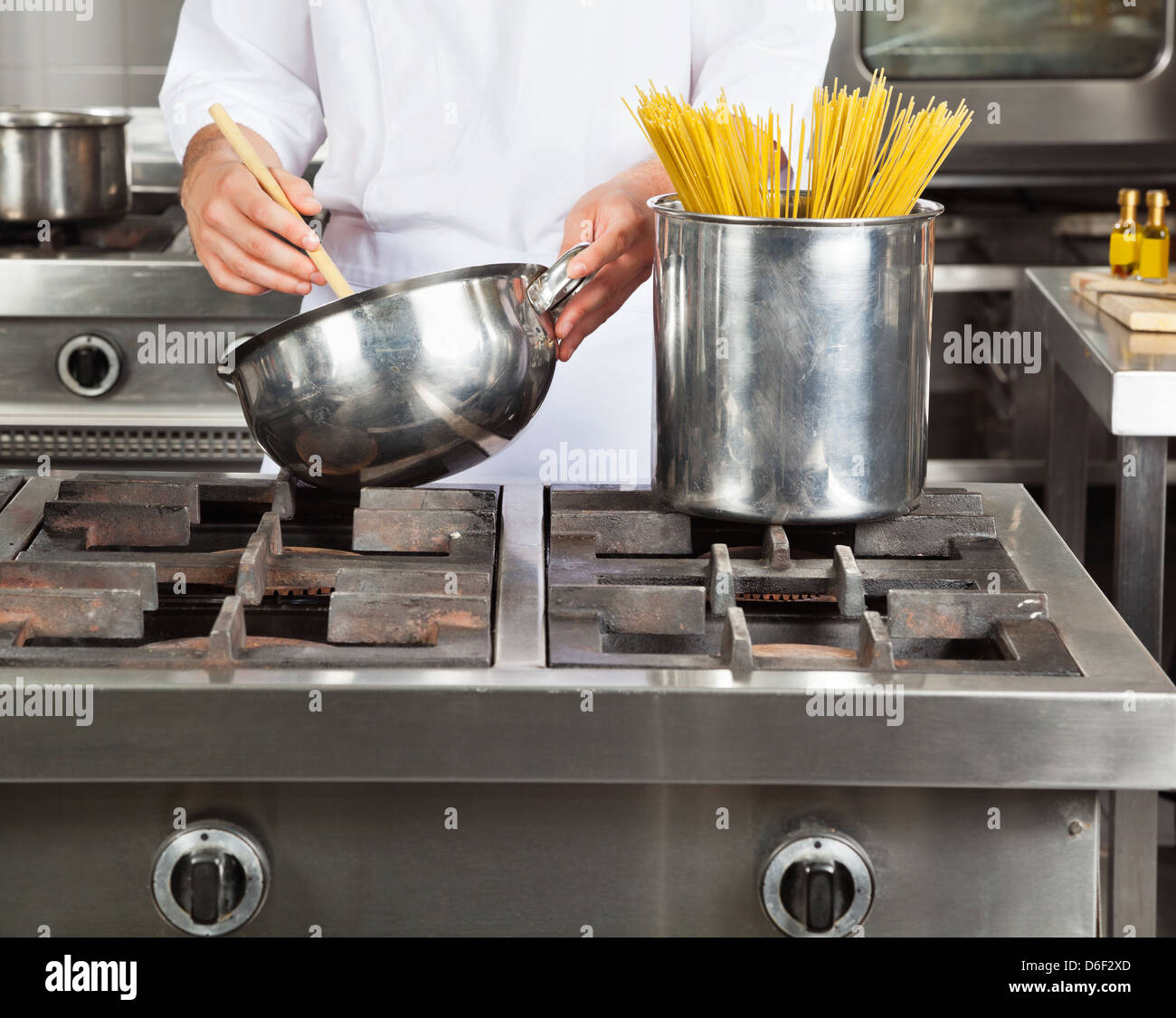 Chef Cooking Spaghetti Stock Photo - Alamy