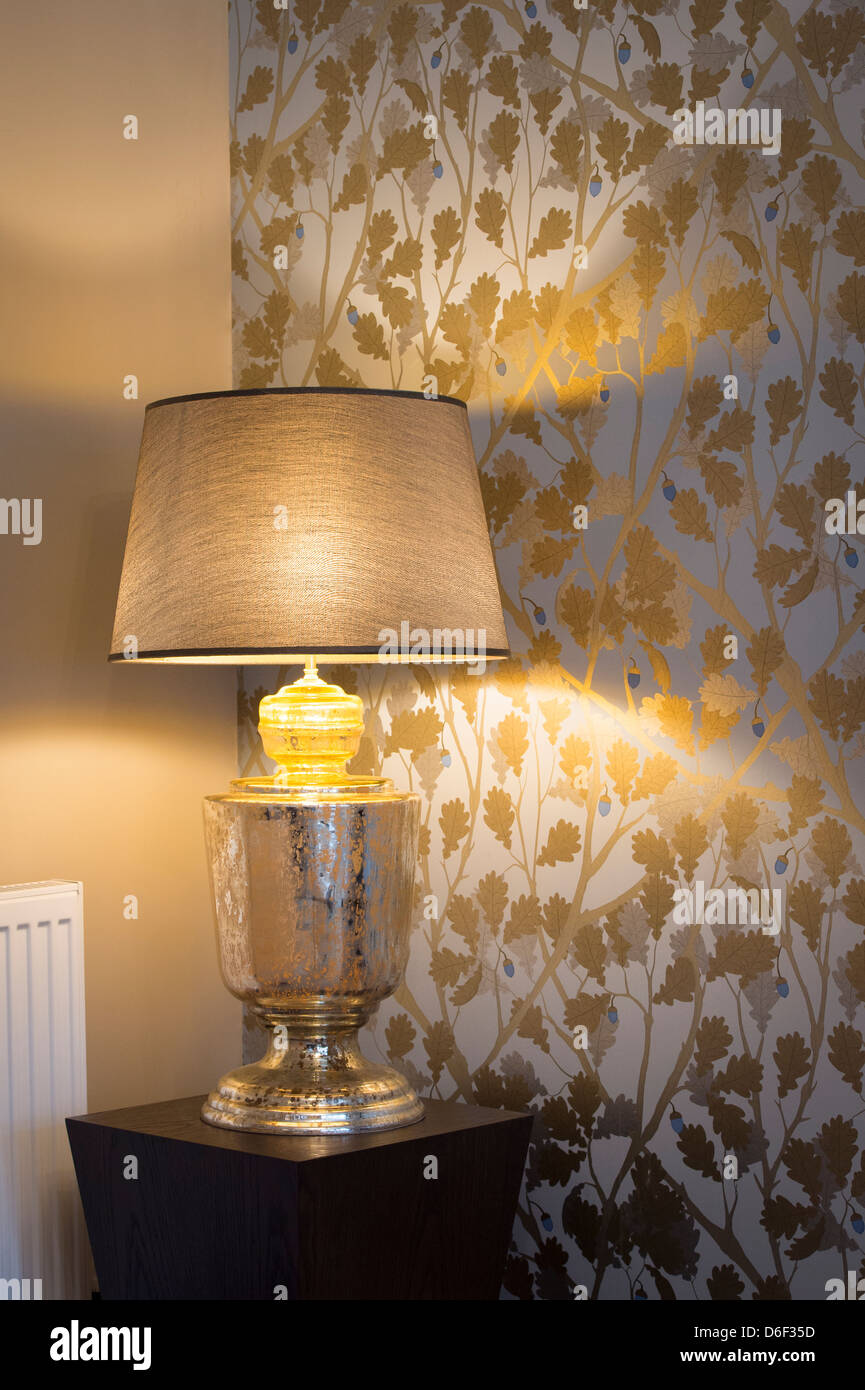 Standard lighting hi-res stock photography and images - Alamy