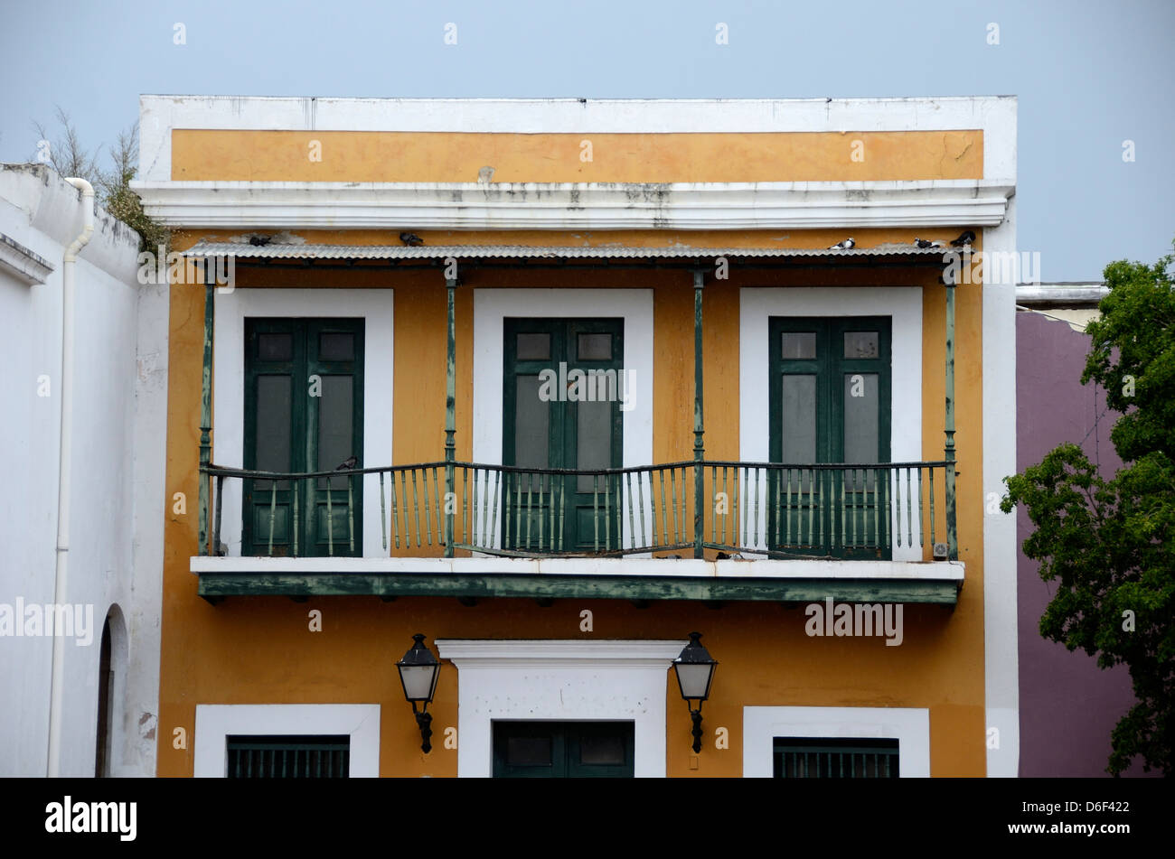 Old yellow building in Old San Juan, Puerto Rico Stock Photo - Alamy