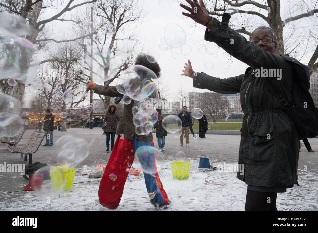 Street entertainer on London's South Bank Stock Photo - Alamy