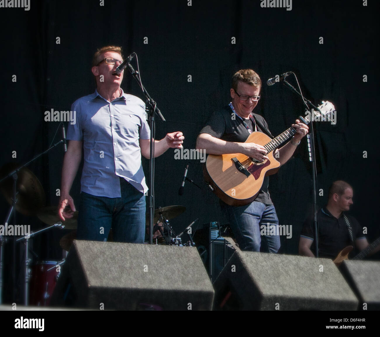 The Proclaimers, Charlie and Craig Reid, identical twins from Scotland ...