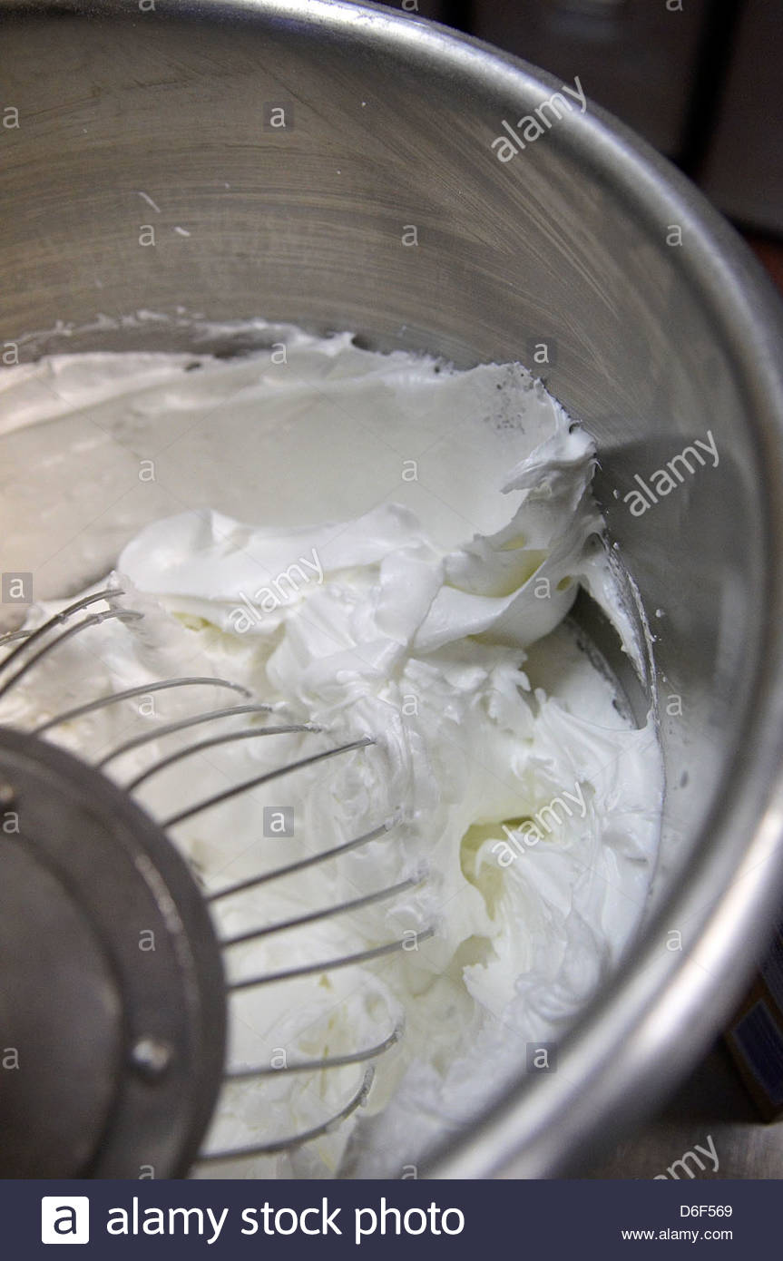 Mixing Bowl Stock Photos & Mixing Bowl Stock Images - Alamy