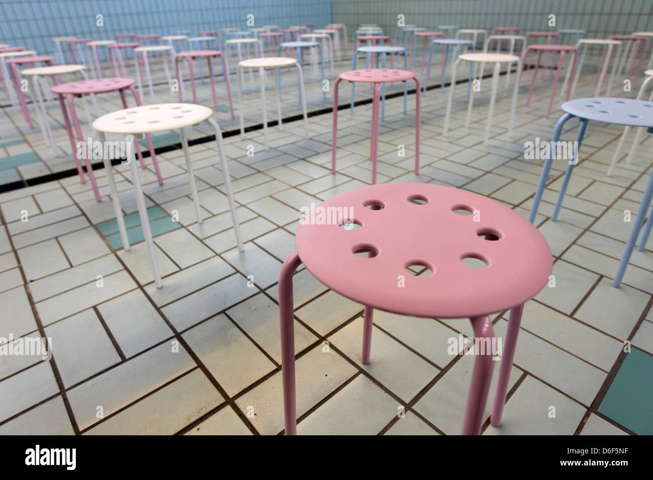 Theater performance hi-res stock photography and images - Alamy