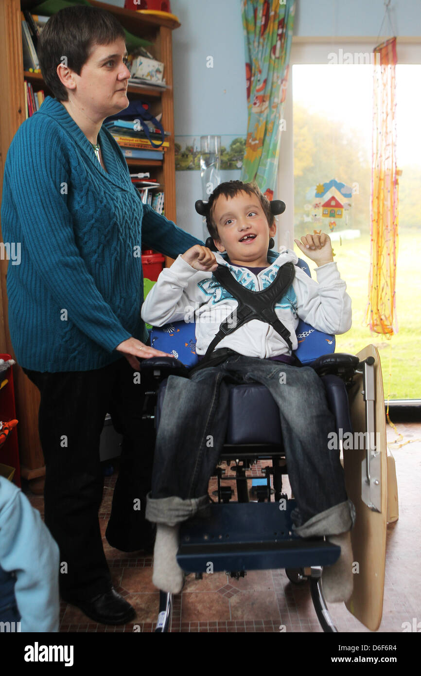 Severely disabled people hi-res stock photography and images - Alamy