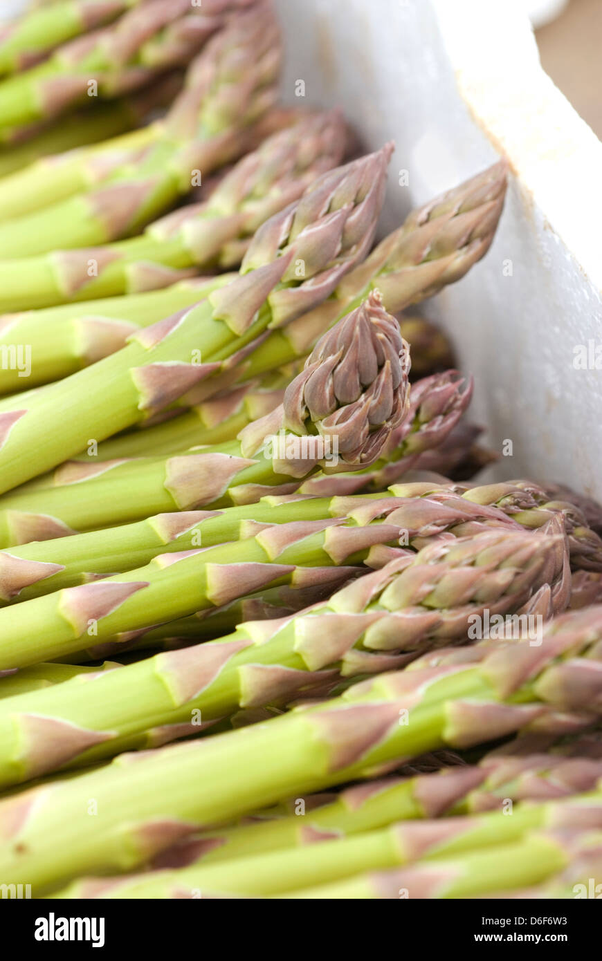 Box of Asparagus Stock Photo - Alamy