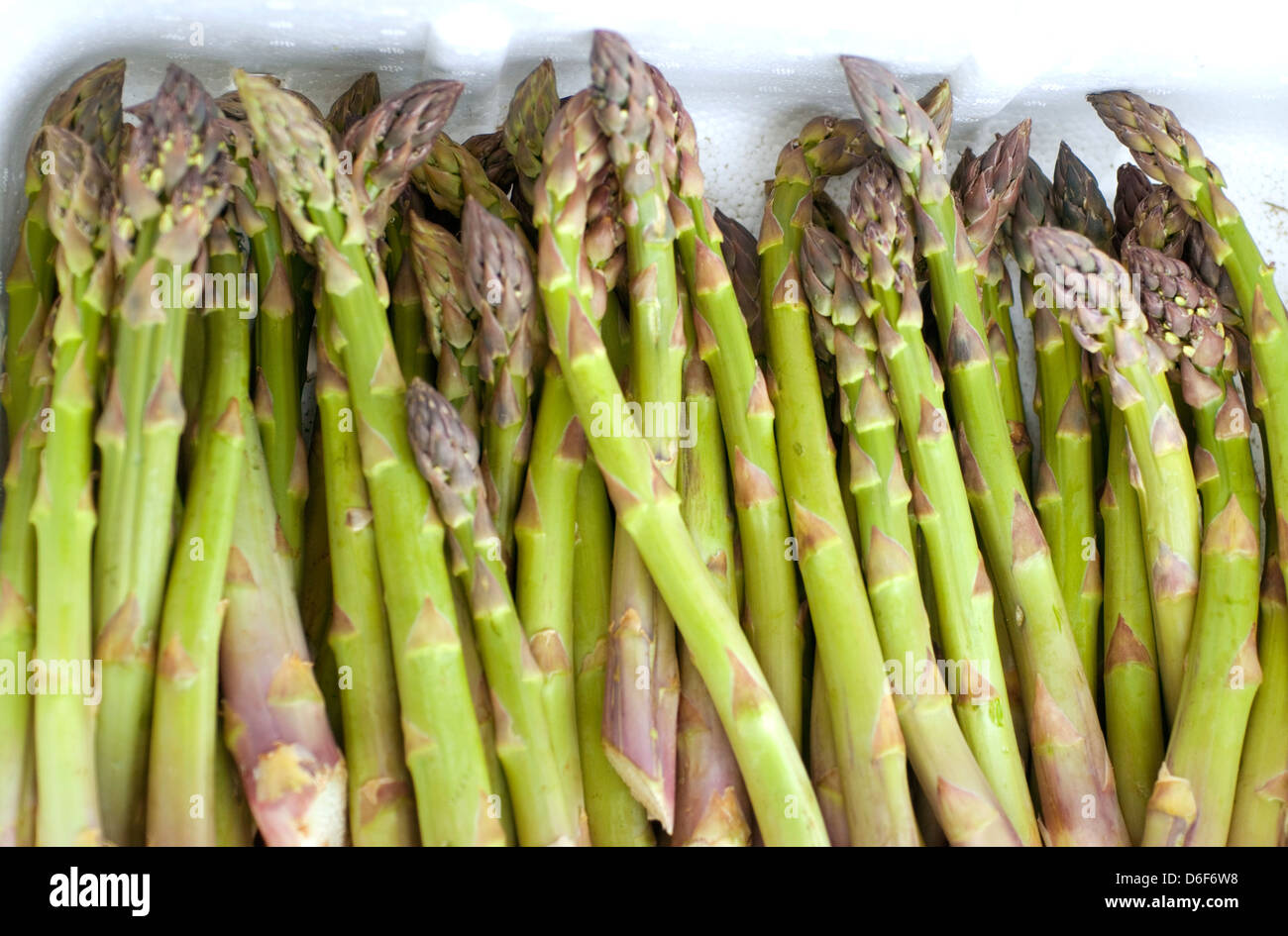 Box of Asparagus Stock Photo - Alamy