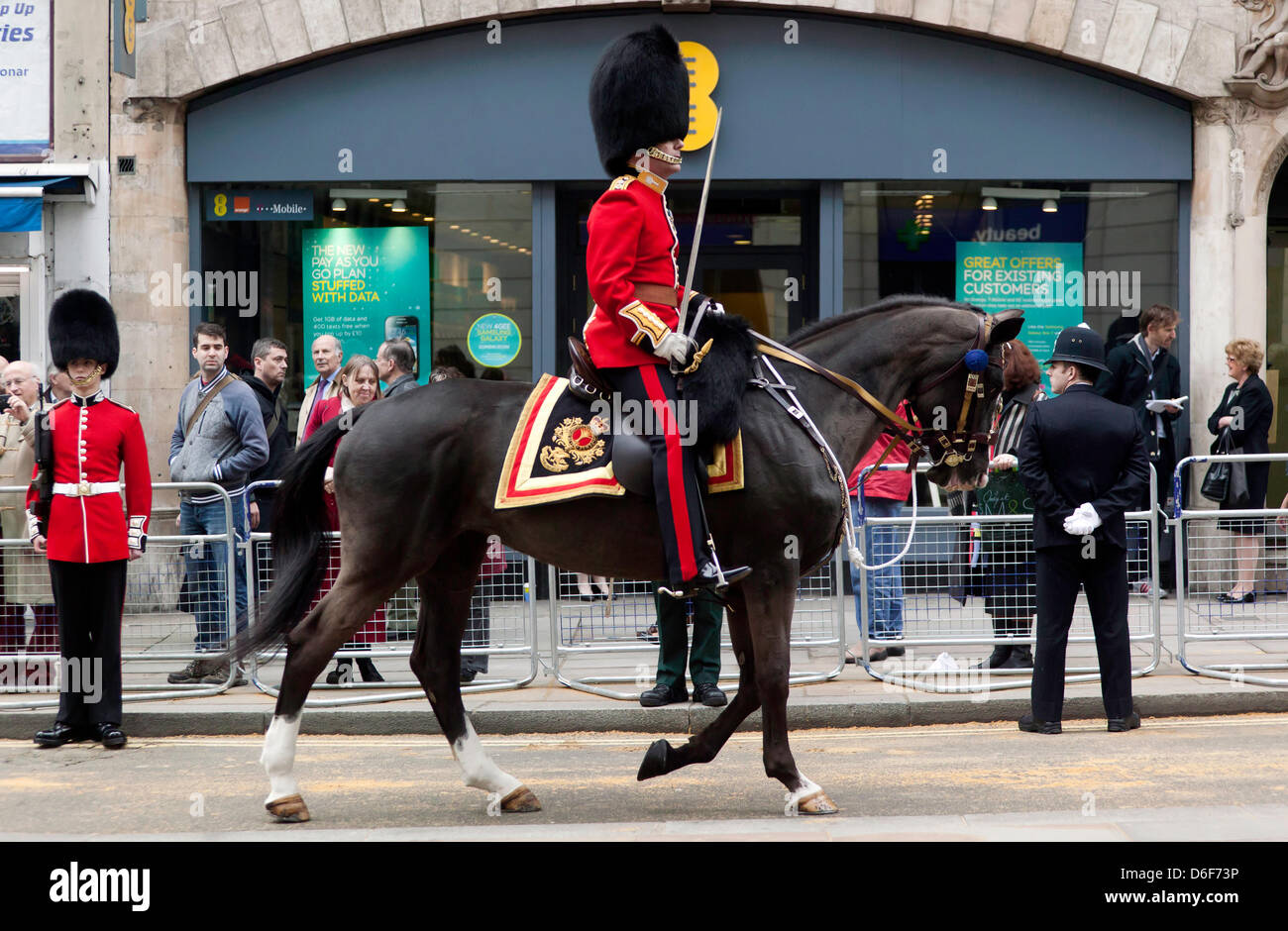 Welsh guardsman hi-res stock photography and images - Alamy