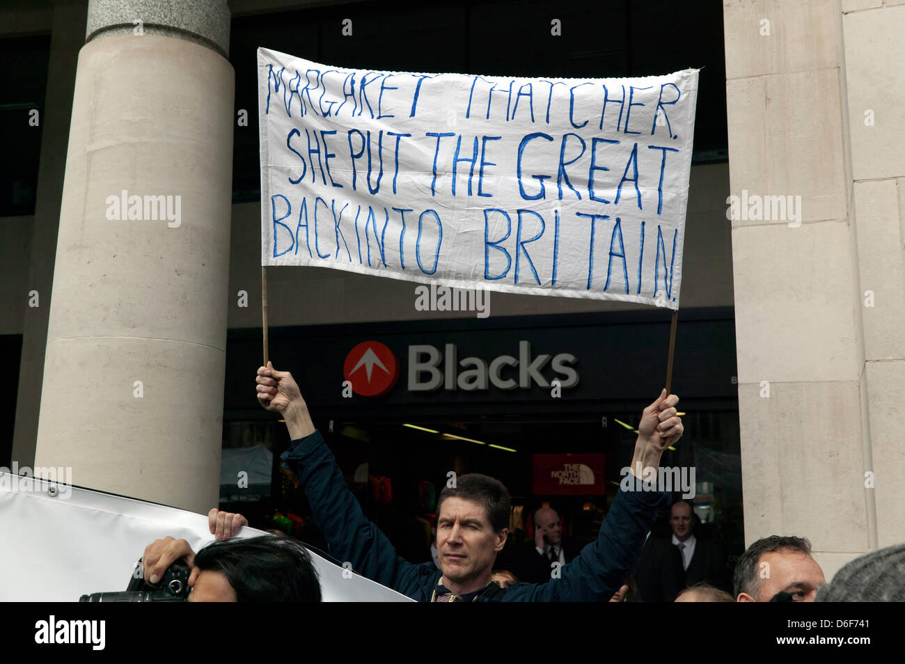 Pro-Thatcher banner being displayed outside St Paul's Cathedral, after ...