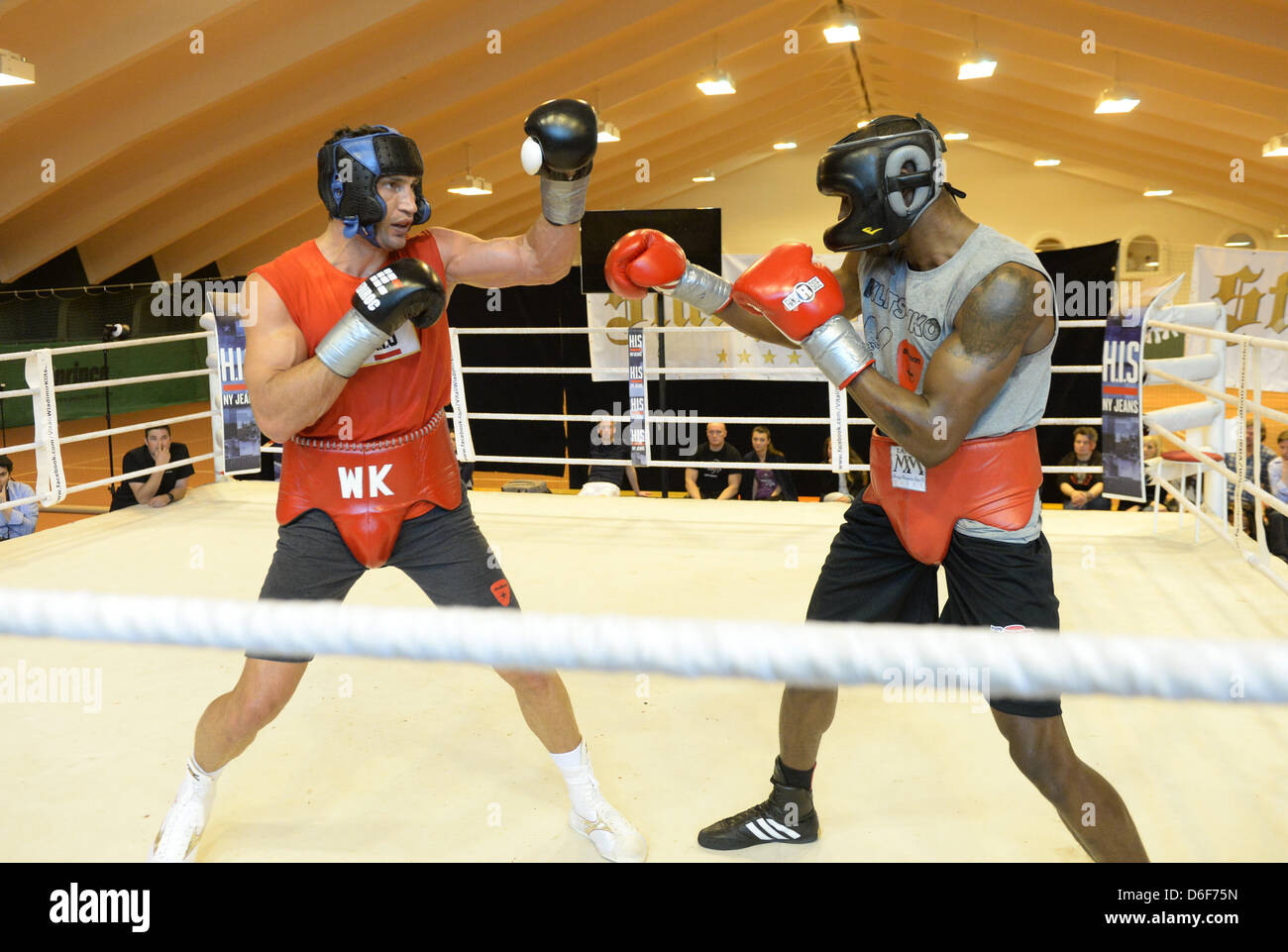 Boxer Wladimir Klitschko (L) trains for his next fight with his ...
