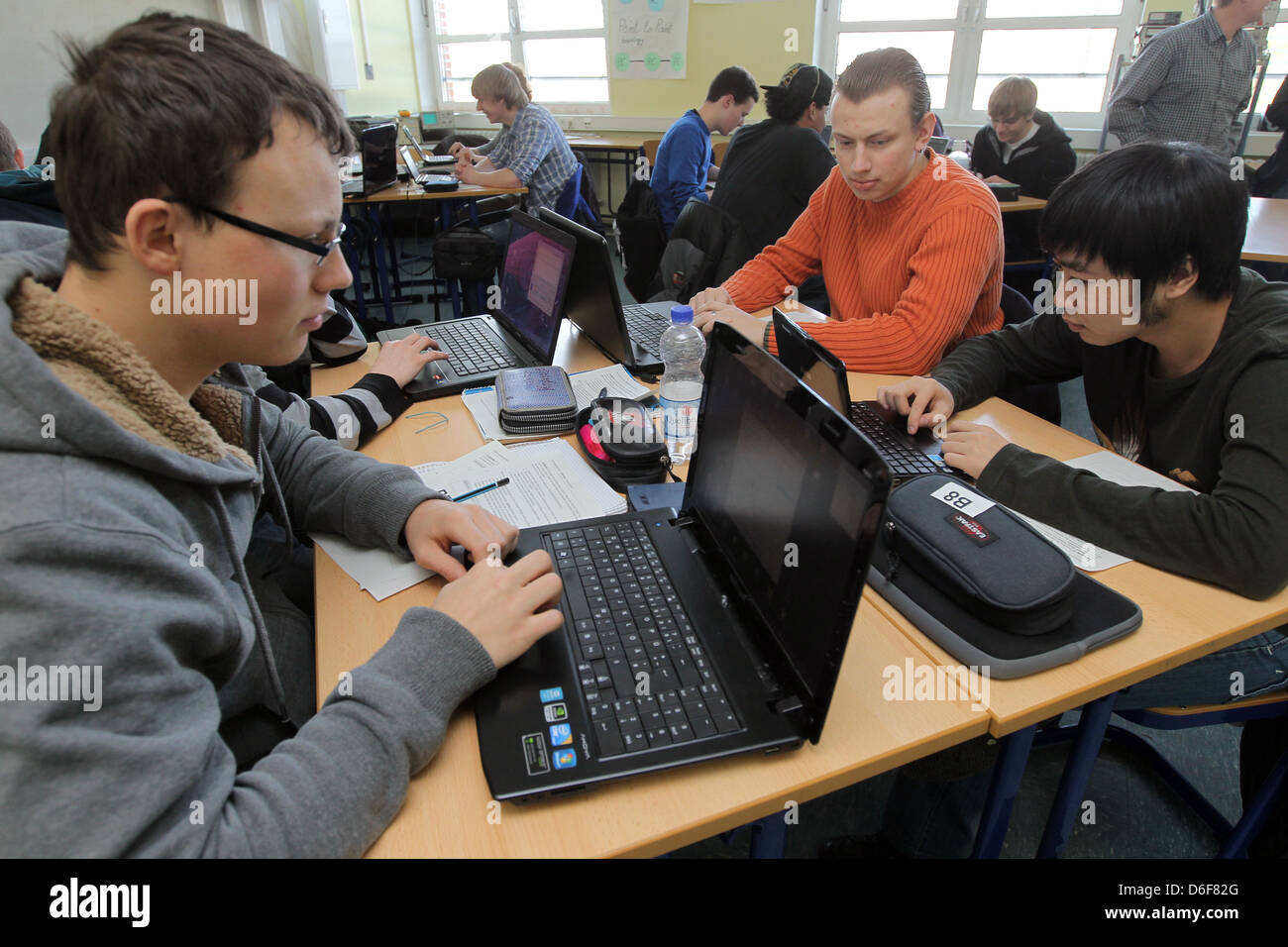 School of technical training hi-res stock photography and images - Alamy