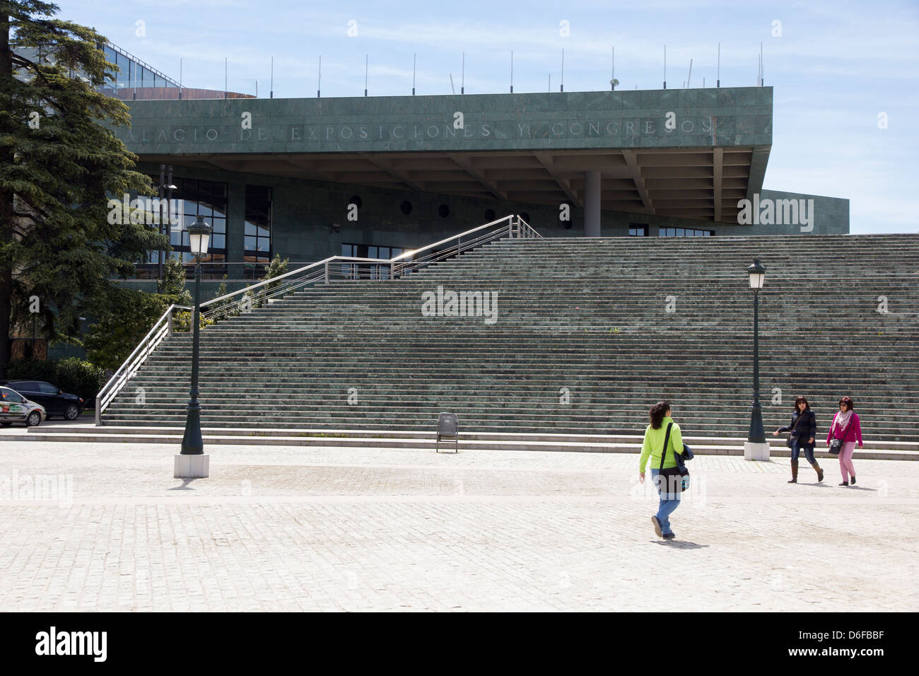 Palacio de congresos y exposiciones hi-res stock photography and images ...