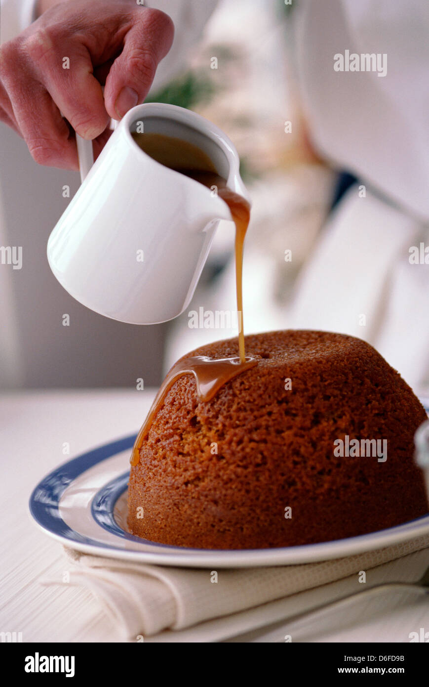 Pouring treacle hi-res stock photography and images - Alamy