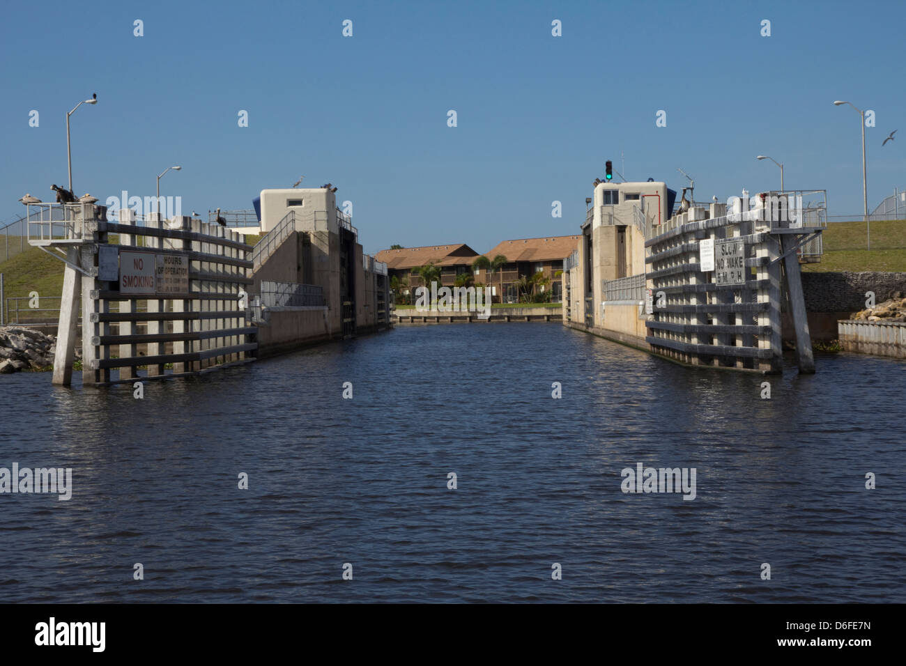 Engineers gate hi-res stock photography and images - Alamy