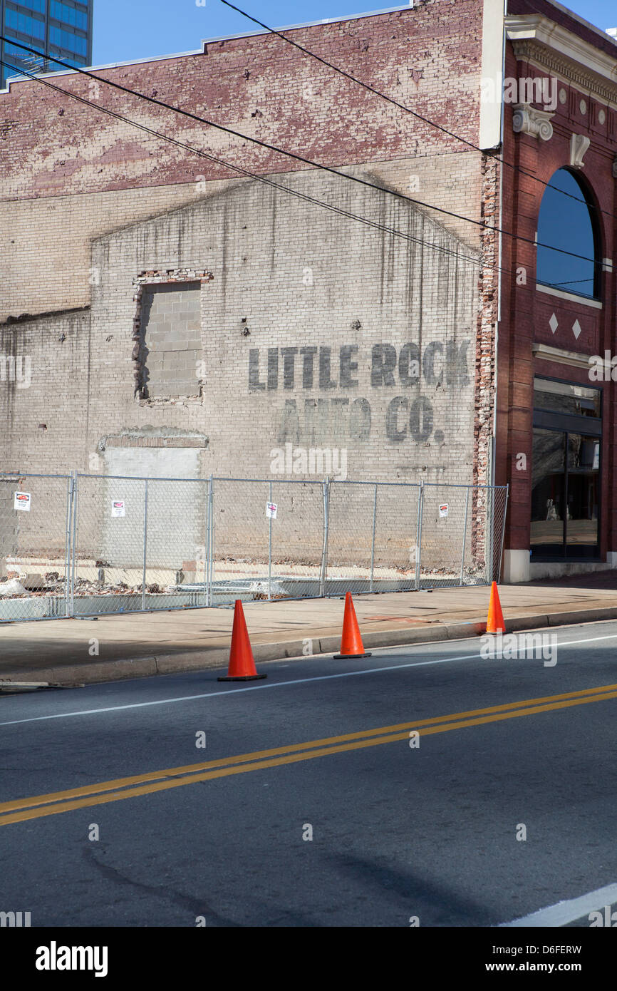 Little rock road sign hi-res stock photography and images - Alamy