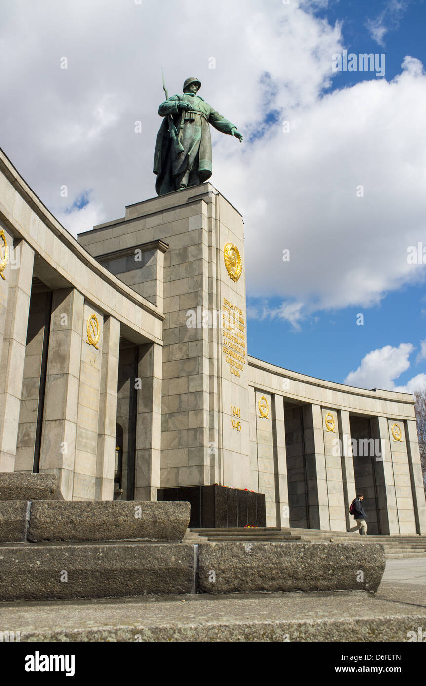 Memorial commemorating the Soviet Unions involvement in the liberation ...