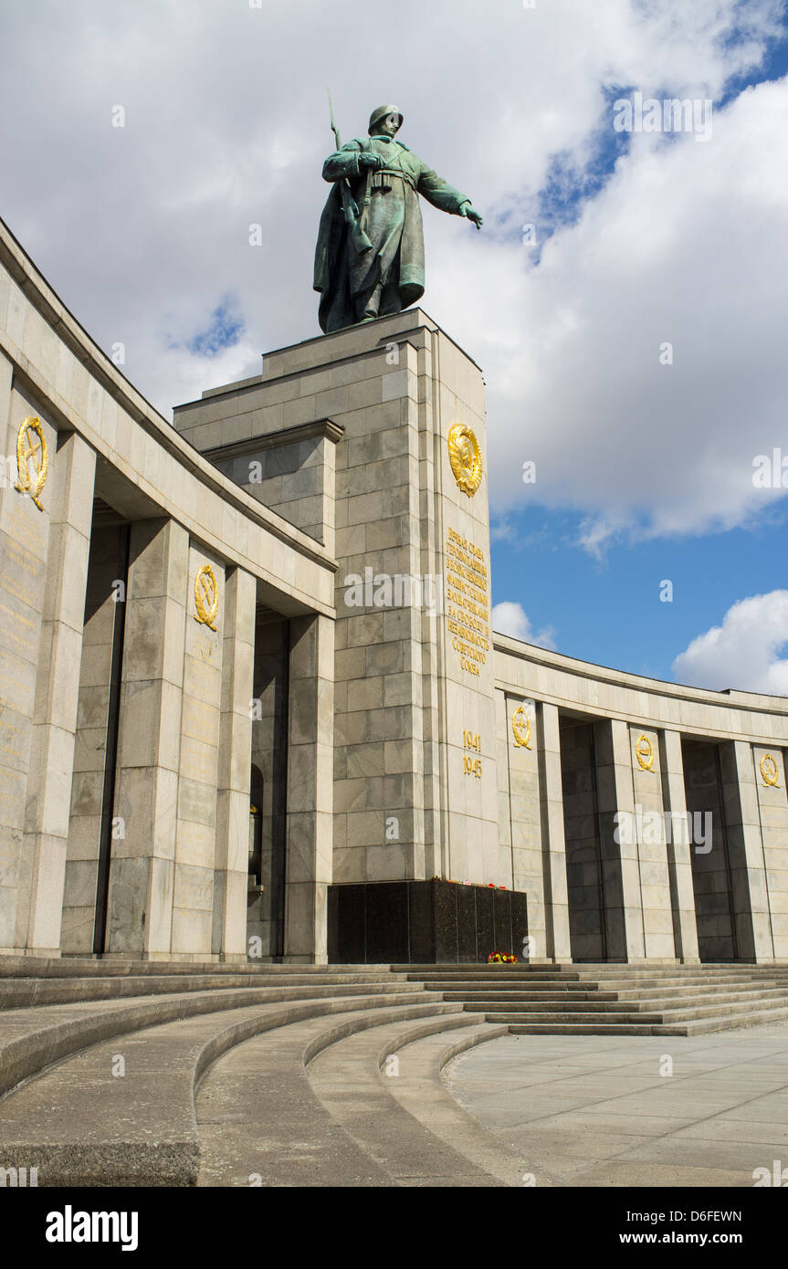 Memorial recording the Soviet Union's participation in World War II in ...
