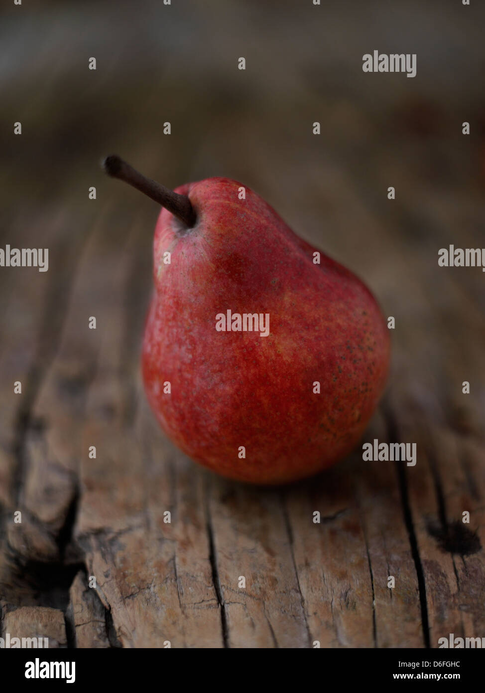 Fresh red williams pears whole hi-res stock photography and images - Alamy