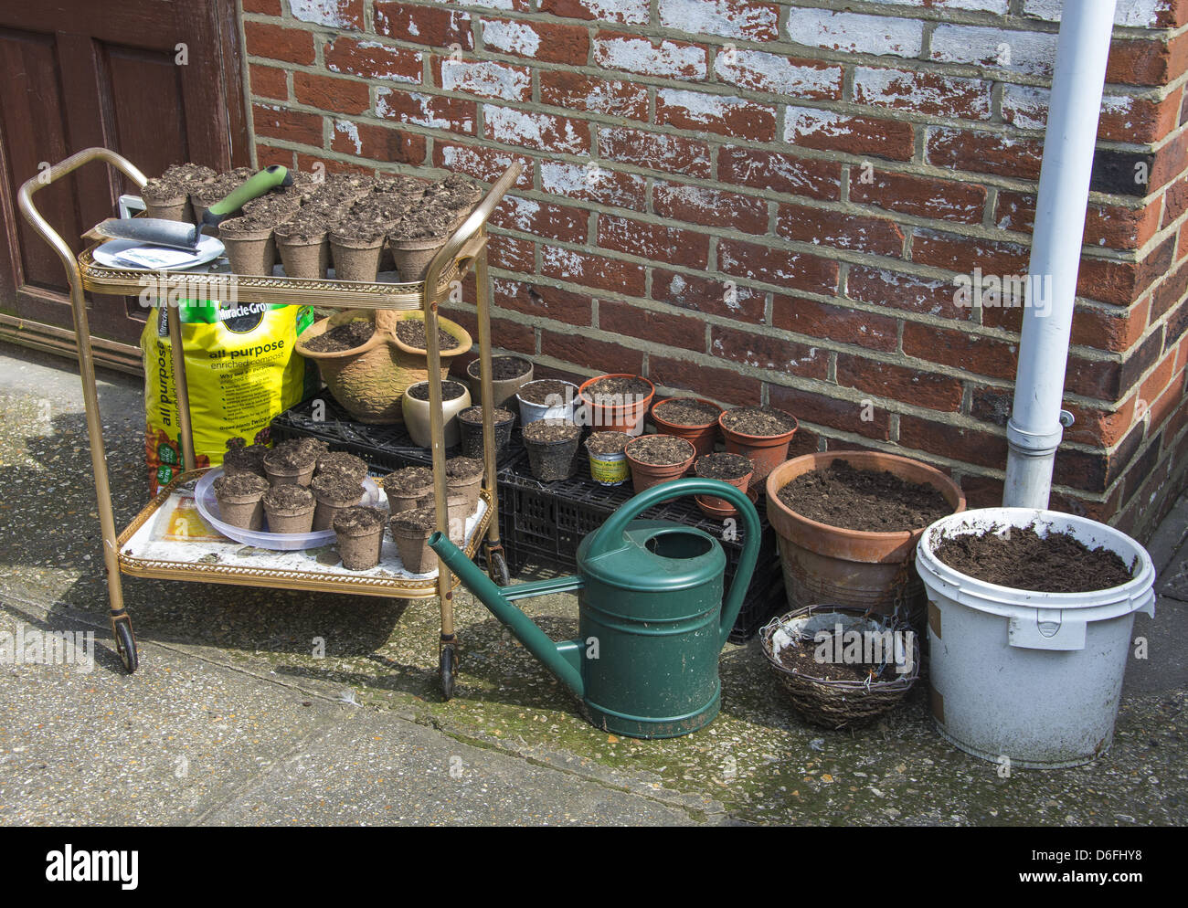 Sowing seeds in urban hi-res stock photography and images - Alamy