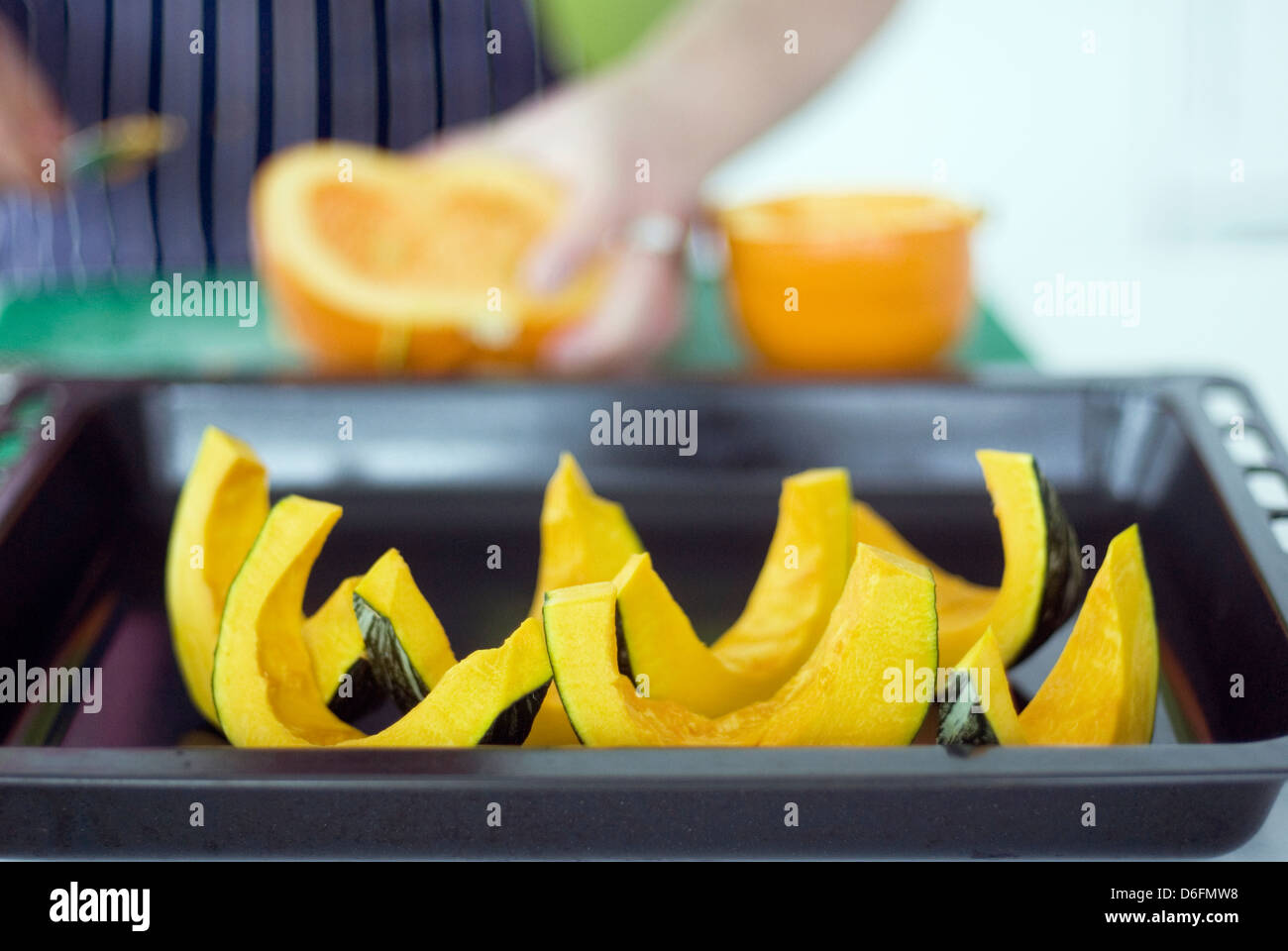 Preparing roast squash Stock Photo - Alamy